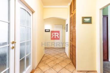 HERRYS - nice 3-room flat for sale, with possibility to convert it into ...